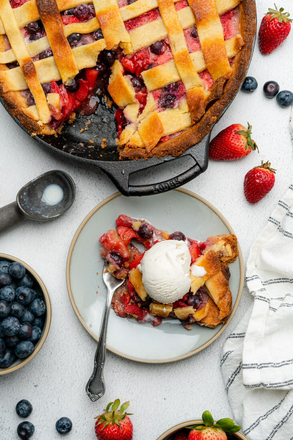 Keto Strawberry Blueberry Pie - A Full Living